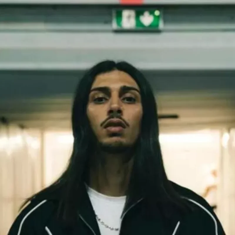 Arrestato il trapper Baby Gang, è trovato con una pistola in un albergo ...