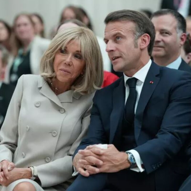 Prove ai giudici Usa per dimostrare che Brigitte Macron è donna ...