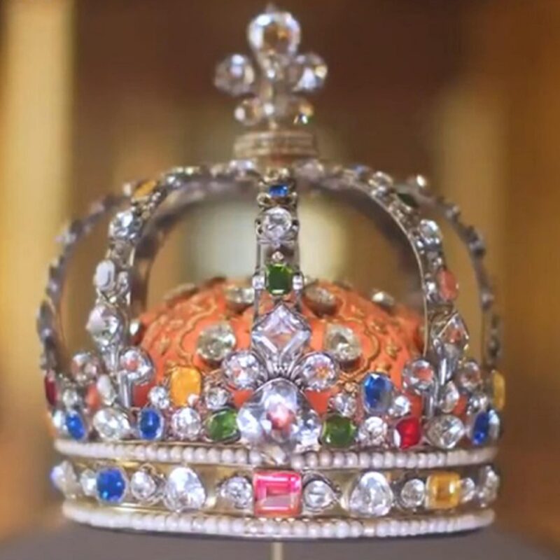 Il valore dei gioielli rubati al Louvre è di 88 milioni di euro ...