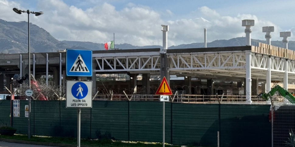 Aerostazione a Reggio, saltano le scadenze. Si riuscirà a finire prima ...