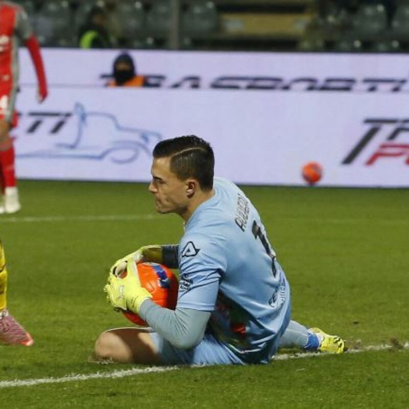 Audero resta a... piedi: il pullman della Cremonese se ne va e lascia ...