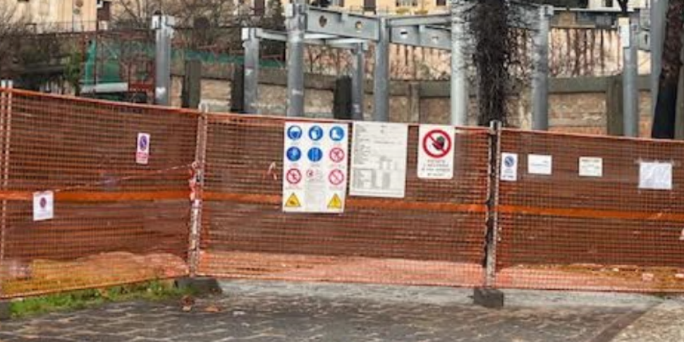 Centro storico di Cosenza, scale mobili ferme. I residenti attendono l ...