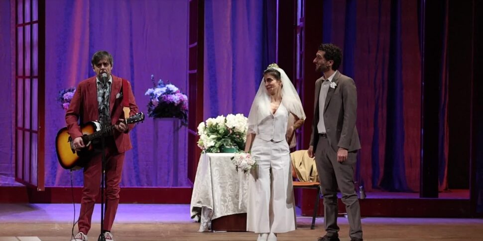 “A Mirror”, a Messina lo spettacolo che gioca con la finzione e ...