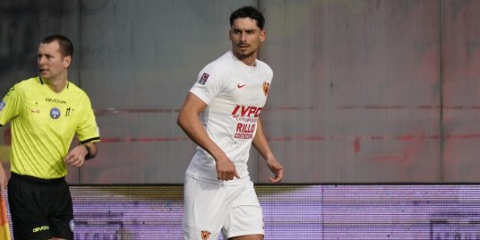 Crotone, un "regista" difensivo: ufficiale l'arrivo del giovane Veltri ...