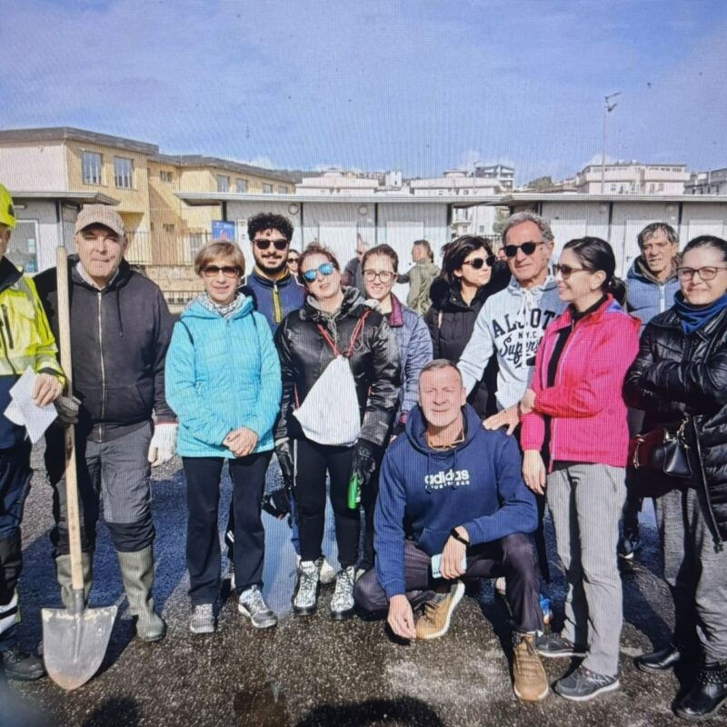 Ciclone Harry, il cuore generoso di Catanzaro. Volontari al lavoro sin ...