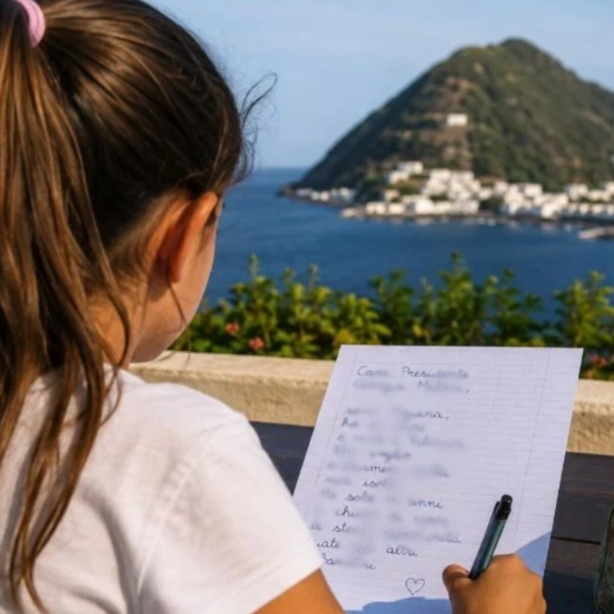 La piccola studentessa di Filicudi resterà sull'isola: potrà fare la ...