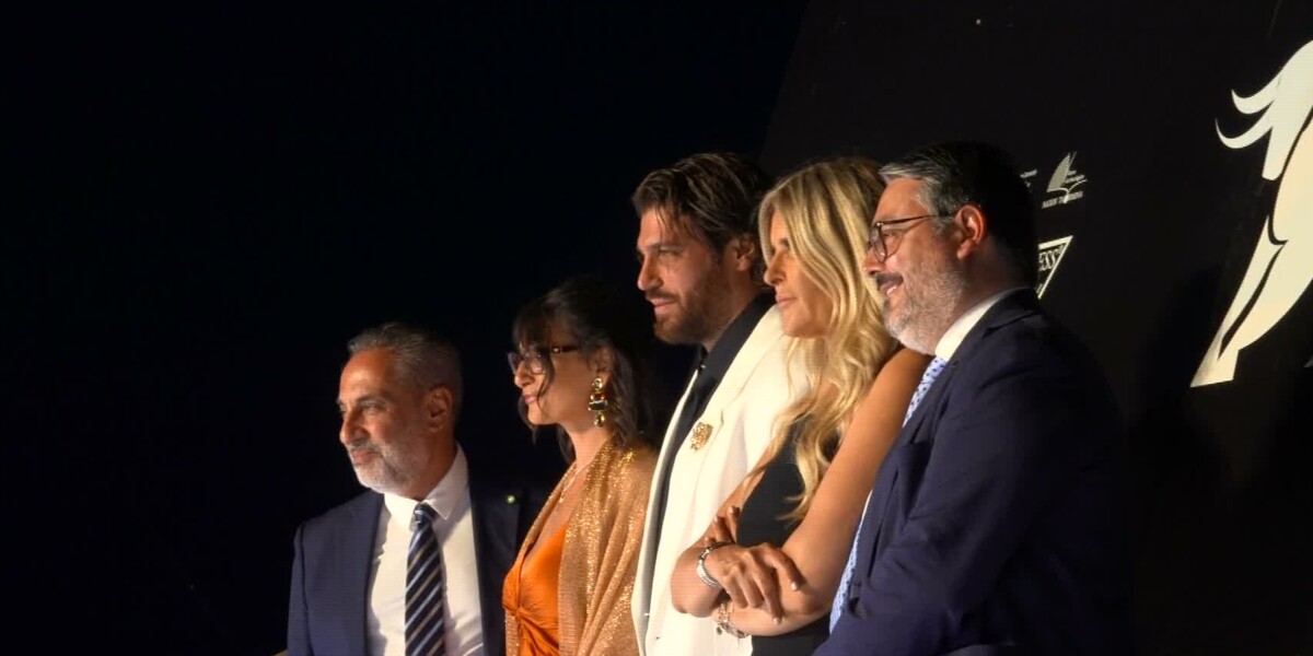 Festival di Taormina, riflettori puntati sull'attore turco Can Yaman ...