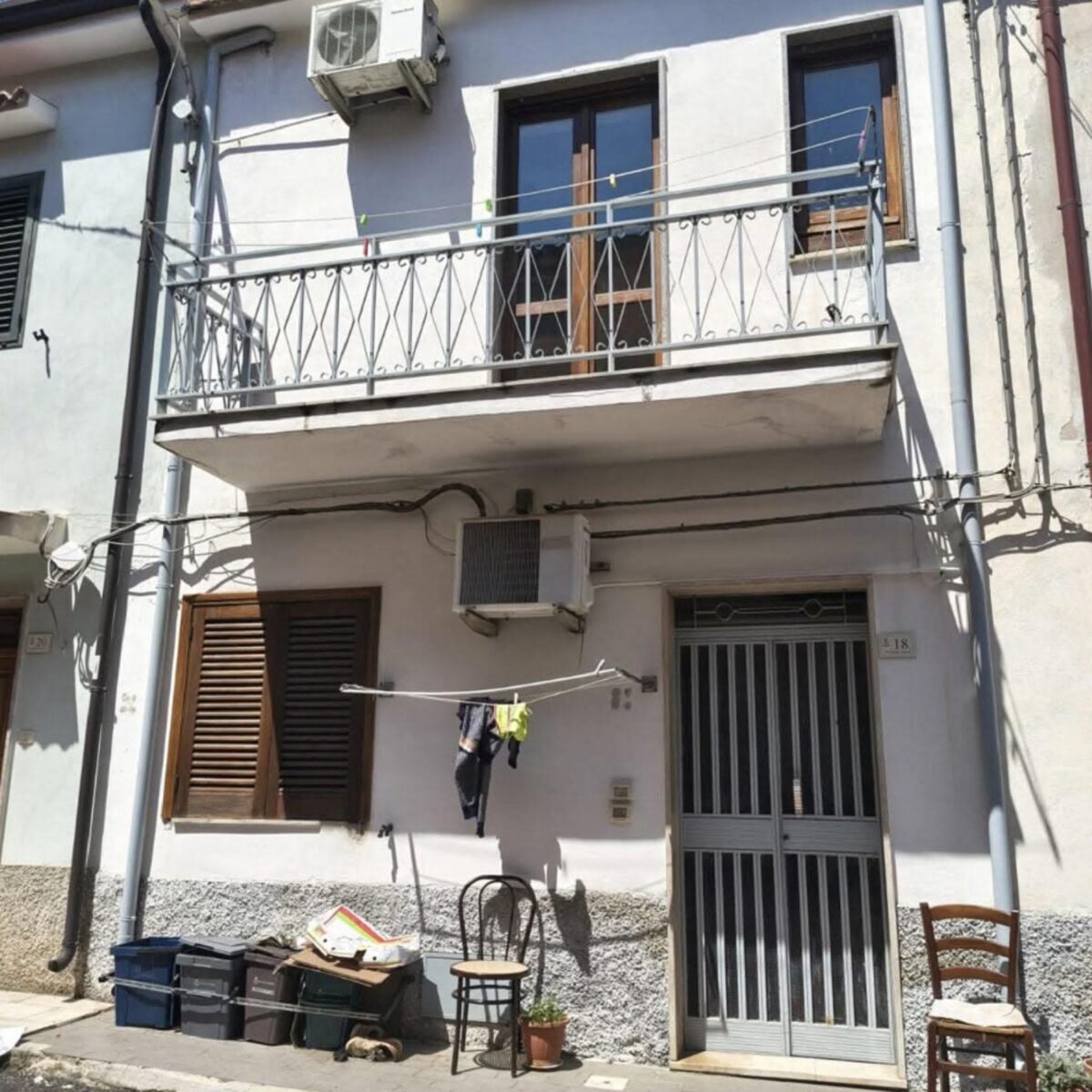 Perquisita la casa in cui vivevano i braccianti uccisi ad Amendolara ...