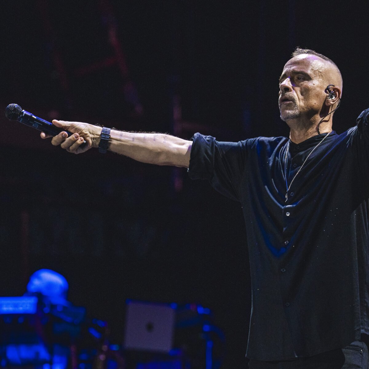 "Occhi di speranza": il dono di Alessia De Domenico cantato da Eros ...